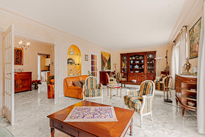 Appartement à vendre - Lyon e , Tête dOr, Vitton - 5 pièces - 3 chambres