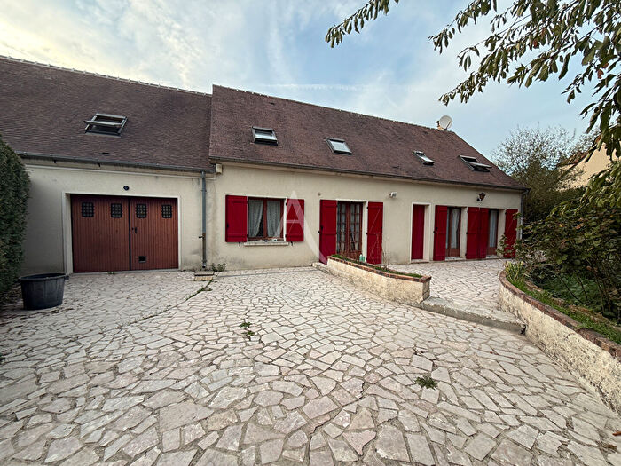 Le Châtelet-en-Brie : Maison 10 pièces à vendre