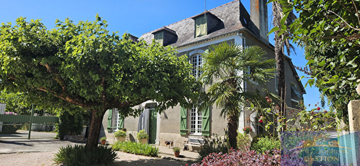 Maison 9 pièces à vendre - Lamarque-Pontacq