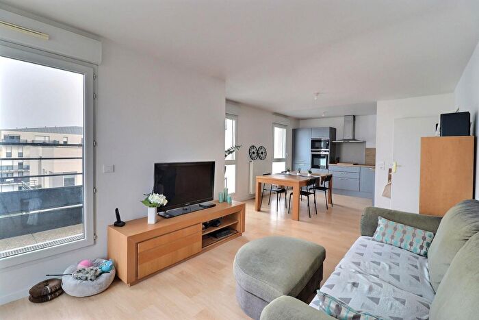 Appartement à vendre - Trappes, Merisier, Aérostat - 5 pièces - 4 chambres