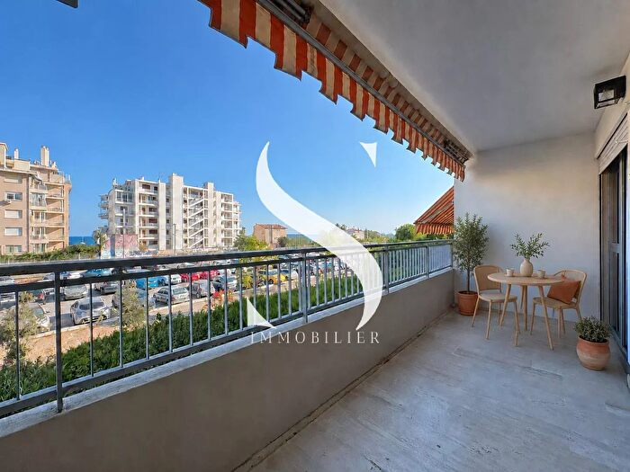 Appartement 4 pièces à vendre - Vallauris, Golfe Juan, Vieux Port