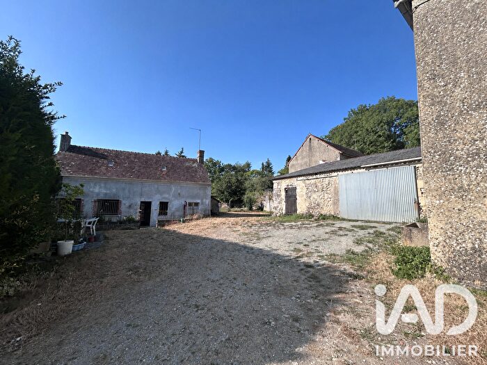 Villaines-la-Carelle : Maison 3 pièces à vendre