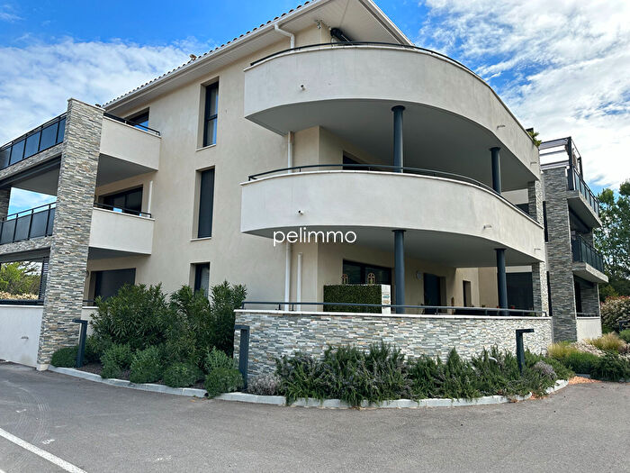 Eyguières : Appartement 2 pièces à louer