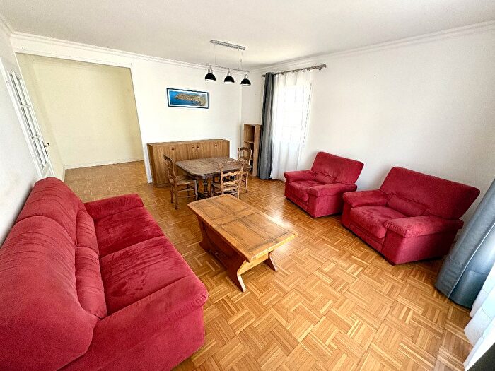 Cherbourg-Octeville, Centre-ville : Appartement 3 pièces à vendre