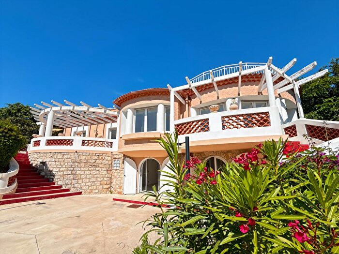 Maison à vendre - Antibes, Juan-les-Pins, Le Cap - 8 pièces - 6 chambres