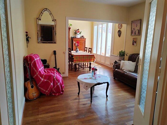 Appartement à louer - Le Bachut, Lyon ème arrondissement - 1 pièce