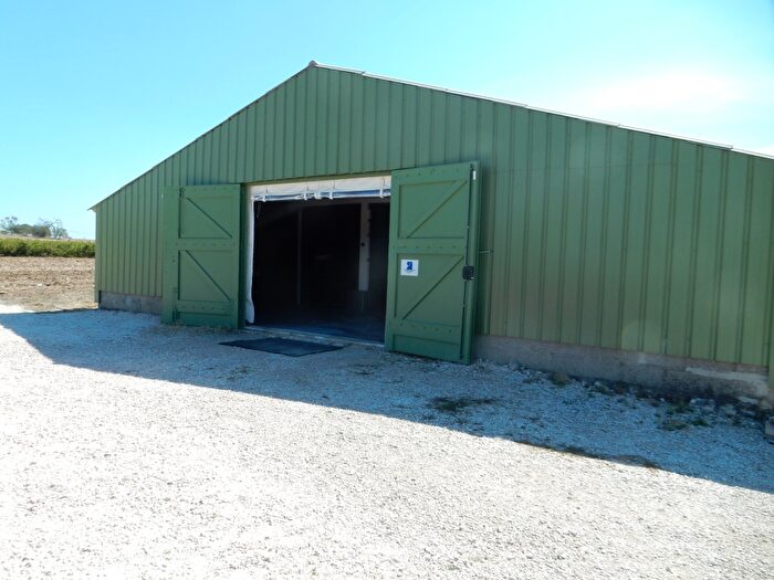 Éguilles : Maison 1 pièce à louer