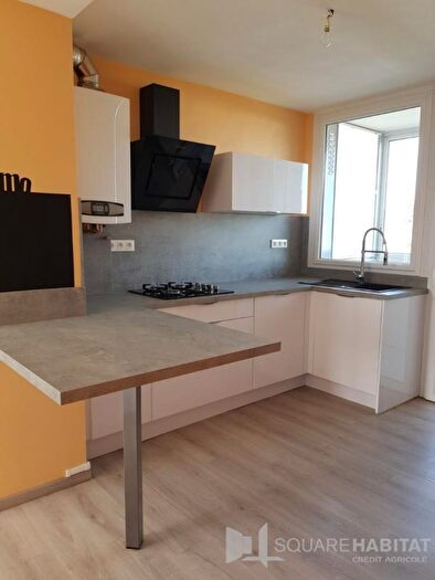 Appartement à louer - Issoire, Faubourg - 4 pièces - 2 chambres