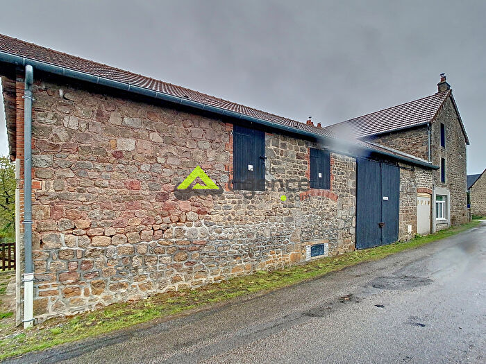 Maison à vendre - Champagnat - 5 pièces - 3 chambres