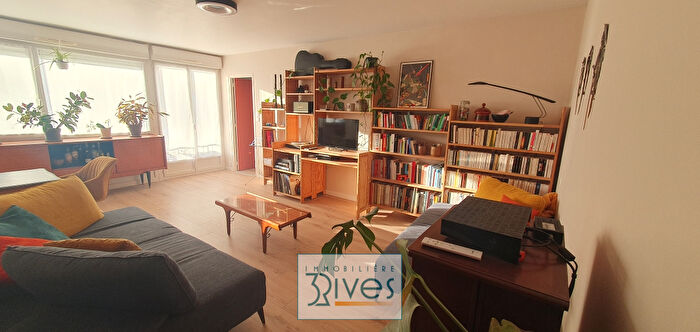 Appartement à vendre - Sainte-Gemmes-sur-Loire - 5 pièces - 3 chambres