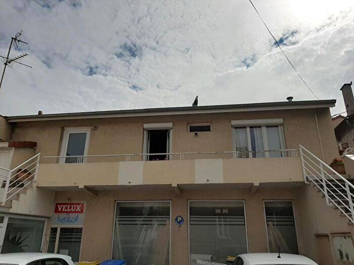 Appartement à louer - Grande Couronne, St Just St Rambert - 4 pièces - 3 chambres