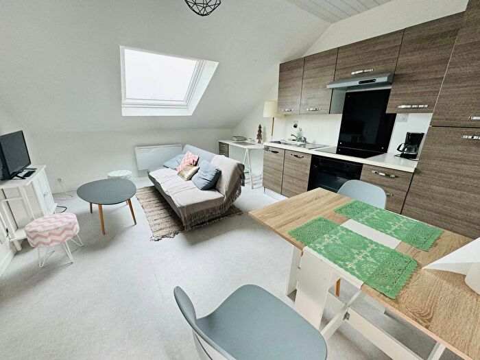 Appartement à louer - Centre Ville, Saint-Quentin - 2 pièces - 1 chambre