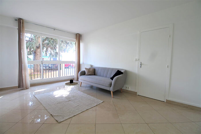 Appartement à vendre - Romainville, Centre-ville - 2 pièces - 1 chambre