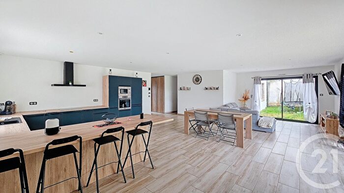 Maison à vendre - Champagné-les-Marais - 6 pièces - 5 chambres