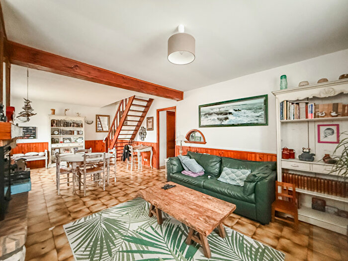 Maison à vendre - Hangest-en-Santerre - 8 pièces - 5 chambres