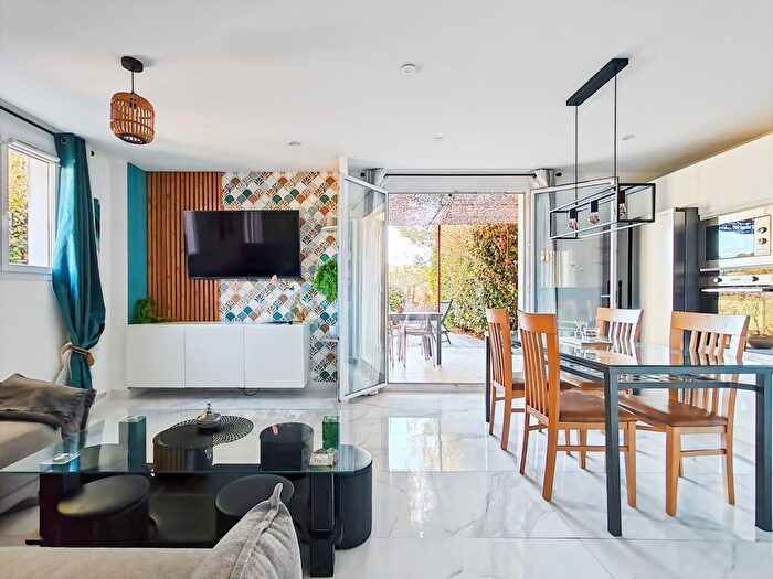 Maison à vendre - Tourrettes - 4 pièces - 3 chambres