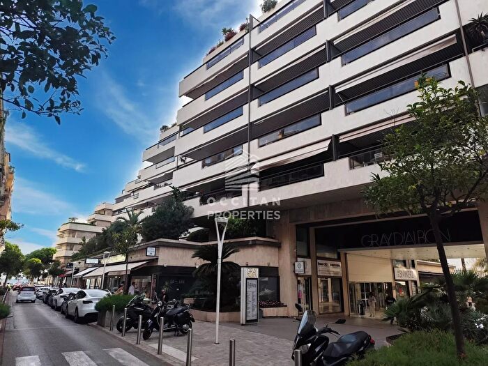Appartement à vendre - Cannes, Centre-ville - 2 pièces - 1 chambre
