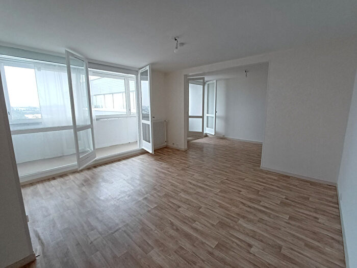 Appartement à louer - Saint-Pierre-des-Corps, Grand Mail, Rabaterie, Aubrière - 4 pièces - 3 chambres