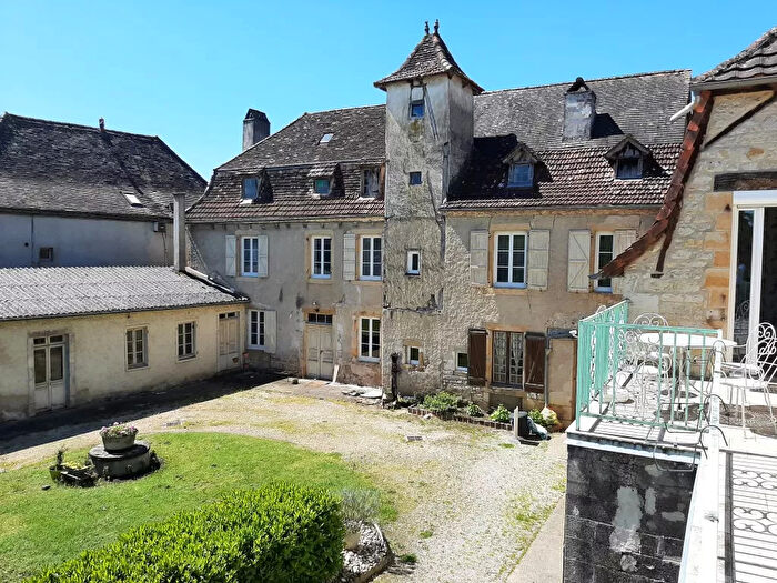 Maison à vendre - Bretenoux - 9 pièces - 6 chambres