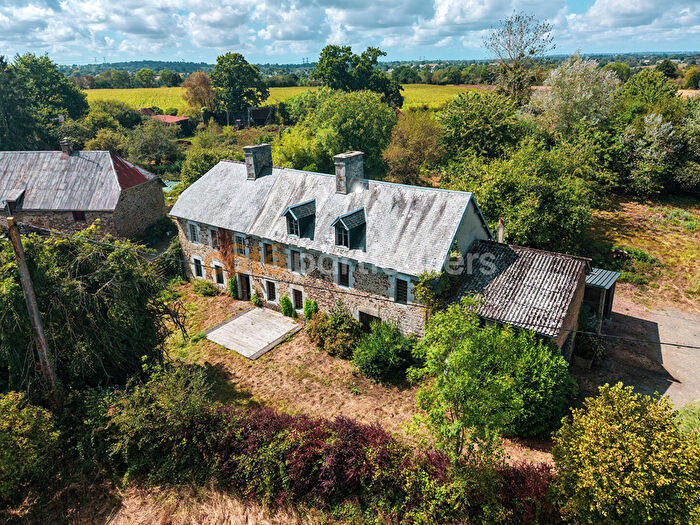 Maison 7 pièces à vendre à Saint-Martin-de-Bonfossé