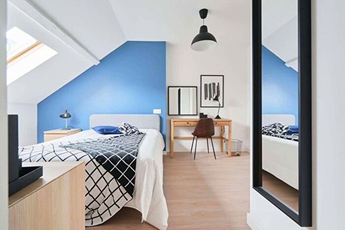 Appartement à louer - Cheminots-Acacias-Faubourg de Lille, Valenciennes - 1 pièce