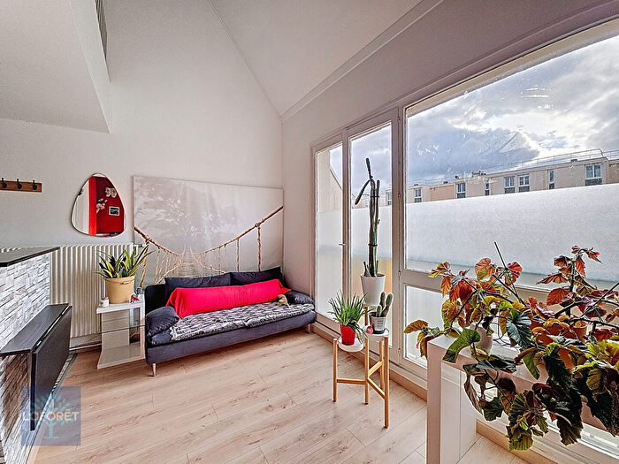 Appartement à vendre - Évry, Les Epinettes - 1 pièce - 1 chambre