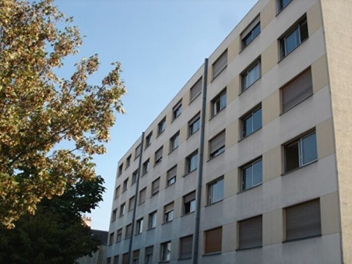 Appartement à louer - Juvisy-sur-Orge, Centre-ville, Entrevoies, Seine - 1 pièce