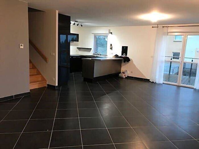 Appartement à louer - Est, Saint-Pierre-en-Faucigny - 4 pièces - 3 chambres