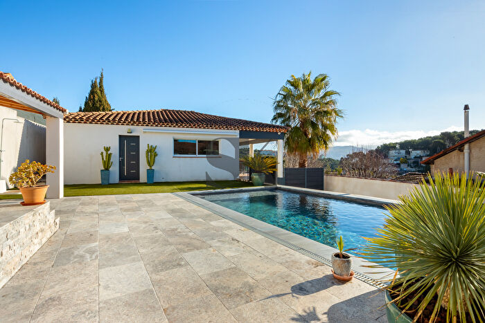 Maison à vendre - Marseille e , Les Mourets - 5 pièces - 3 chambres