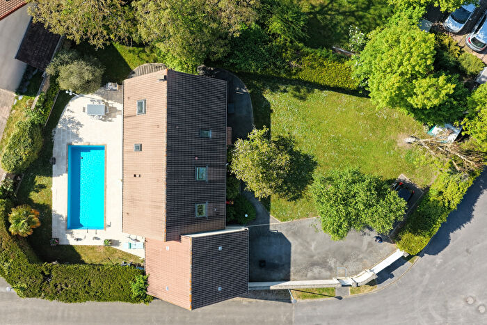 Maison 6 pièces à Bonnelles, à vendre