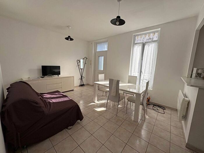 Appartement à louer - Jardins de la Fontaine, Nîmes - 2 pièces - 1 chambre