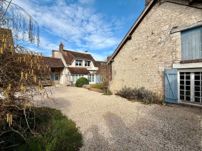 Maison à vendre - Auxerre, Centre-ville - 4 pièces - 2 chambres