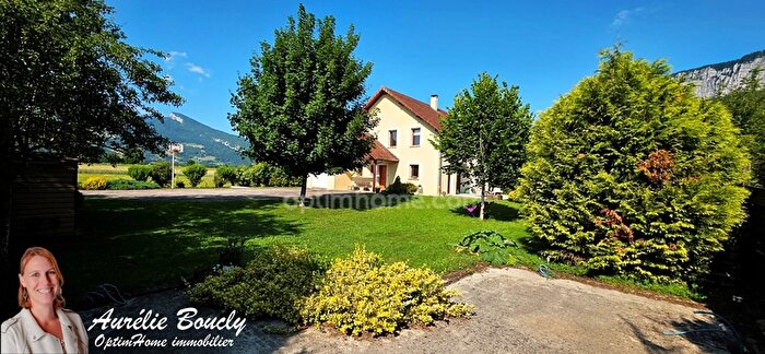 Maison à vendre - Entre-deux-Guiers - 7 pièces - 5 chambres