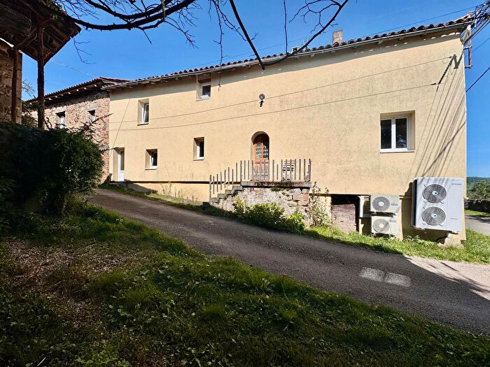 Maison à vendre - Saint-Pierre-le-Vieux - 6 pièces - 3 chambres