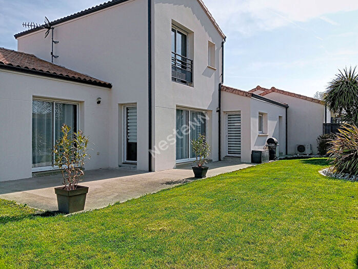 Maison à vendre - LHerbergement - 6 pièces - 3 chambres