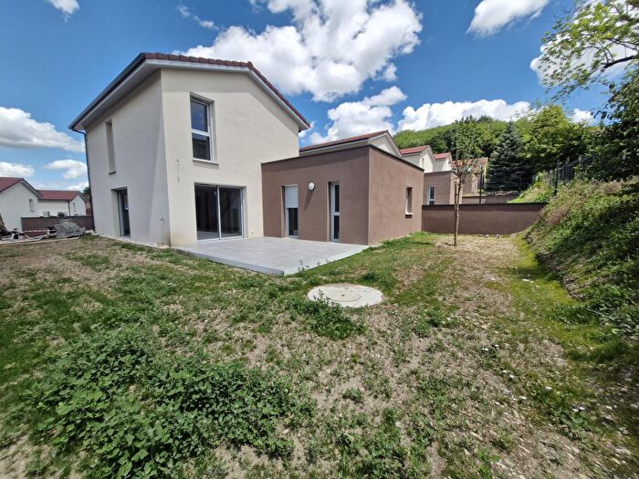Bourgoin-Jallieu, Champfleuri et sa ceinture verte : Maison 5 pièces à louer