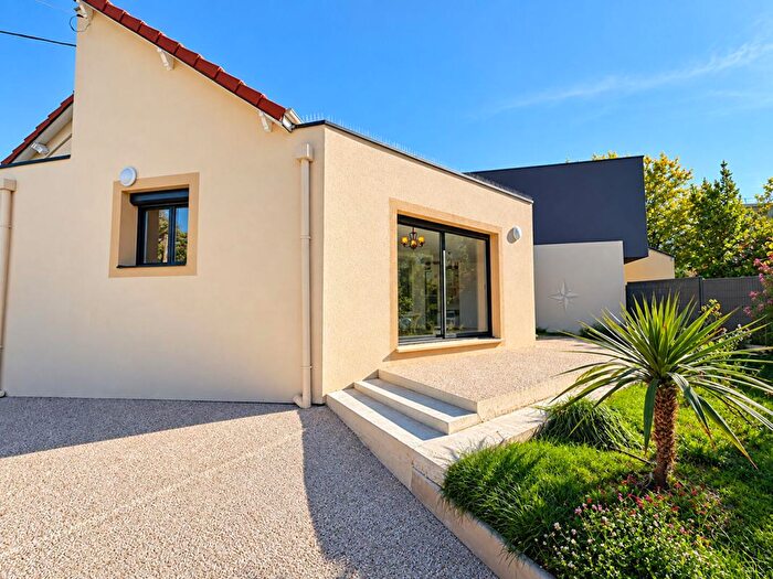 Maison 5 pièces à Mantes-la-Ville, Merisiers, Plaisances, Belles Lances, à vendre