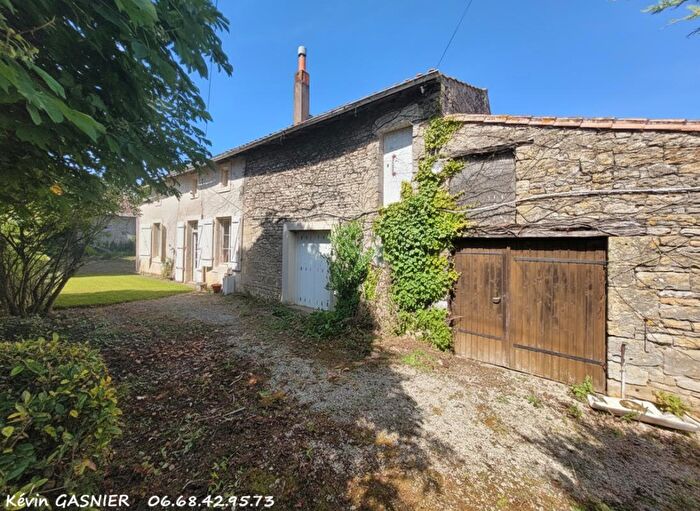 Maison 3 pièces à vendre à Paizay-Naudouin-Embourie