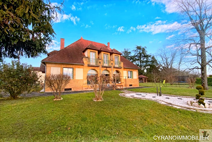 Maison à vendre - Saint-Germain-et-Mons - 12 pièces - 6 chambres