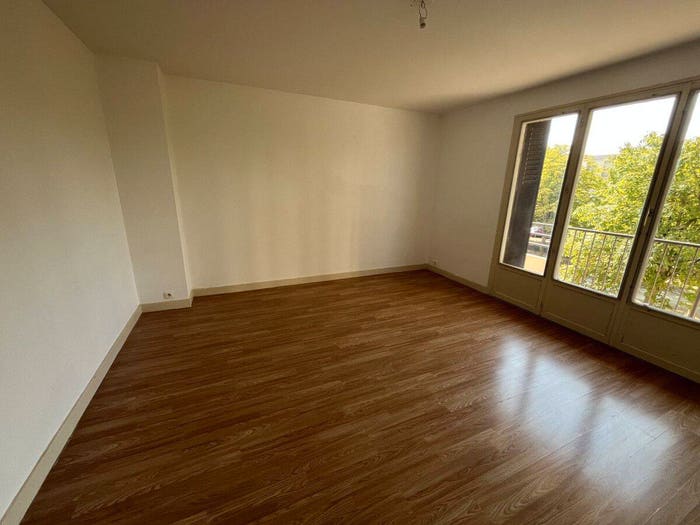 Gerard Yvon, Vendôme - Appartement 4 pièces à louer