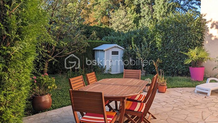 Maison à vendre - Champs-sur-Marne, Bords de Marne - 5 pièces - 3 chambres