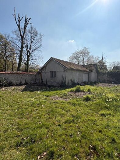 Bois-le-Roi : Maison 2 pièces à vendre