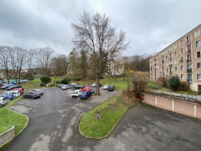 Appartement à vendre - Viry-Châtillon - 3 pièces - 2 chambres