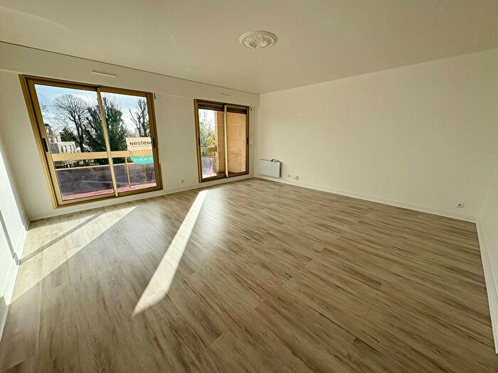 Appartement à louer - Plaisance-Boulevard de Strasbourg, Nogent-sur-Marne - 3 pièces - 2 chambres