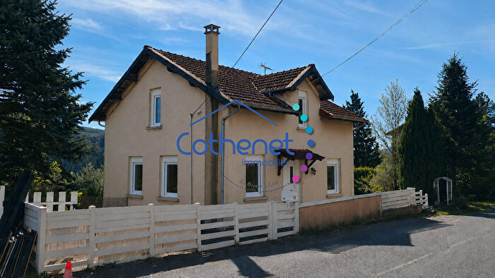 Maison 4 pièces à louer à Le Cergne
