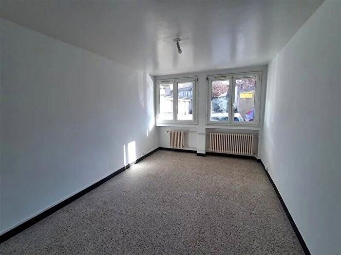 Appartement à louer - Colline des Pères-Tardy, Saint-Étienne - 3 pièces - 2 chambres