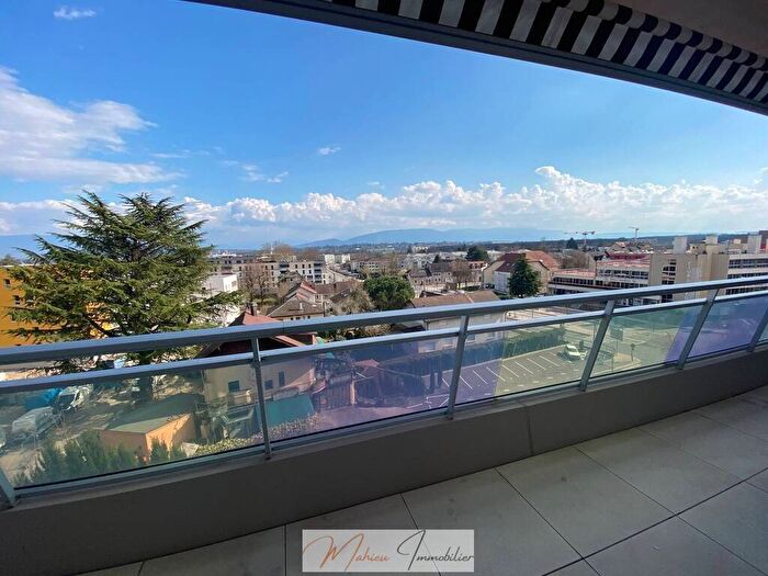 Appartement à louer - Ferney-Voltaire - 3 pièces - 2 chambres