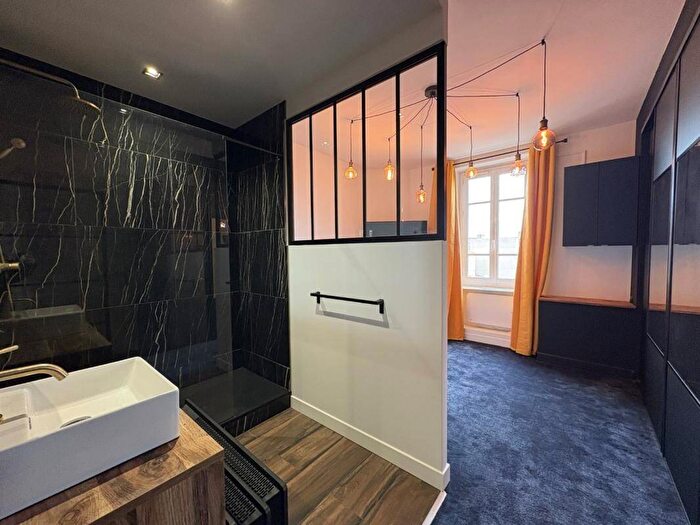 Appartement à louer - Le Centre-Gare, Roanne - 2 pièces - 1 chambre