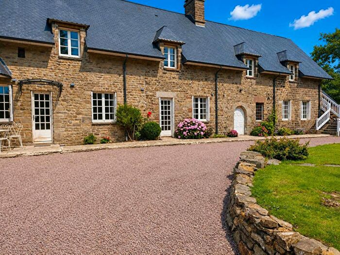 Maison 8 pièces à vendre - Villebaudon