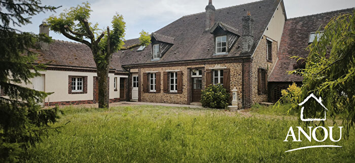 La Croix-du-Perche : Maison 7 pièces à vendre